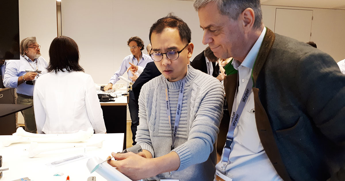 Participation in an ‘Osteotomy around the knee’ class in Amsterdam, the Netherlands (November ...
